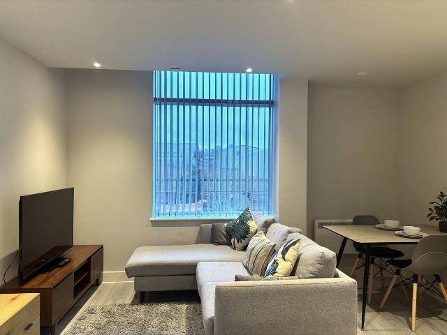 Bracknell RG42, Studio to rent, £1,820 pcm | PrimeLocation