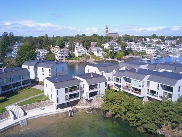 Brackett Pl Apt D, Marblehead, Condo For Sale