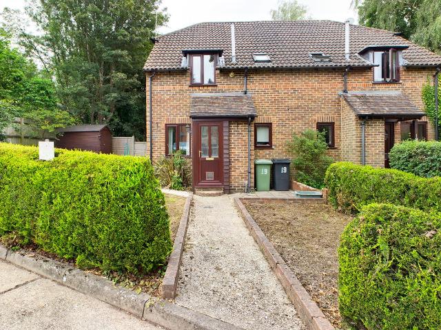 Bracken Bank, Lychpit, Basingstoke RG24, 1 bed terraced house to rent, £1,000 pcm | PrimeLocation