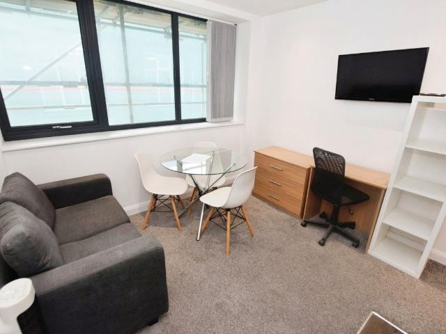 Bracken House, Charles Street, Southern Gateway, Manchester M1, 1 bed flat to rent, £995 pcm | PrimeLocation