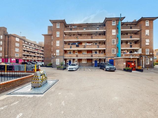 Bracken House, London, E3