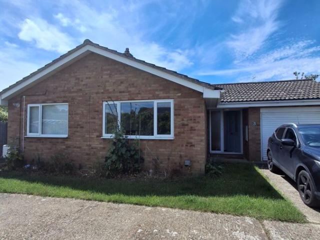Bracken Row, Thurston IP31, 3 bed bungalow to rent, £1,100 pcm | PrimeLocation