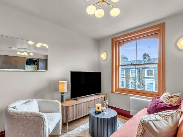 Brackenbury Village W6, 2 bed flat to rent, £12,771 pcm | PrimeLocation