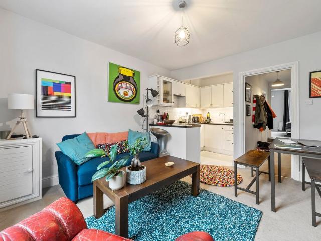 Brackenbury Road, Brackenbury Village, Hammersmith W6, 1 bed flat to rent, £1,850 pcm | PrimeLocation