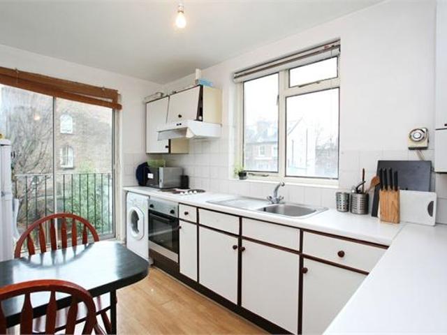 Brackenbury Road, Hammersmith W6 3 bed flat to rent £3,350 pcm £773 pw