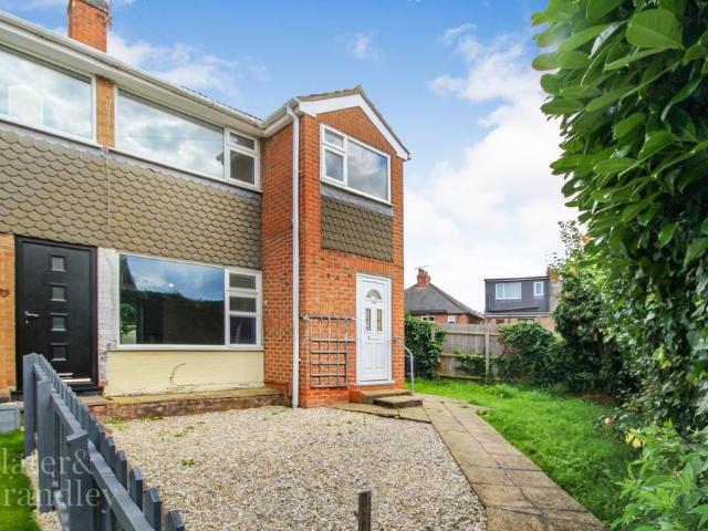Brackendale Avenue, Arnold. 3 bed house to rent £1,095 pcm £253 pw
