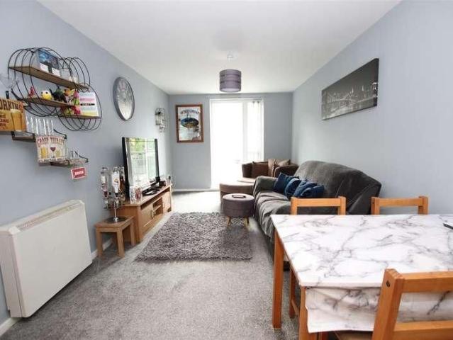 Brackendale Court, Thackley, BD10
