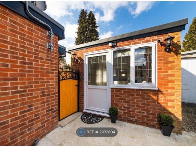 Brackendene, Dartford DA2, Studio to rent, £1,700 pcm | PrimeLocation