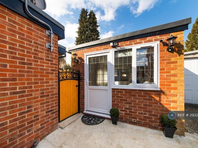 Brackendene, Dartford, DA2 Studio to rent £1,700 pcm £392 pw