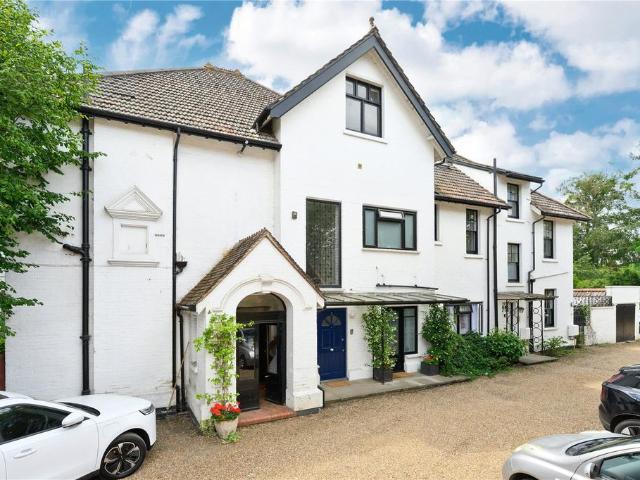 Brackenhurst, St. Georges Avenue. 2 bed maisonette to rent £2,500 pcm £577 pw