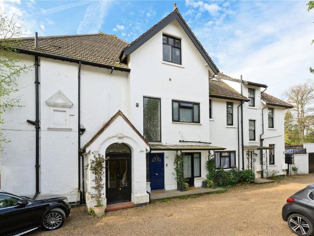Brackenhurst, St. Georges Avenue, Weybridge, Surrey KT13, 2 bed maisonette to rent, £2,500 pcm | PrimeLocation