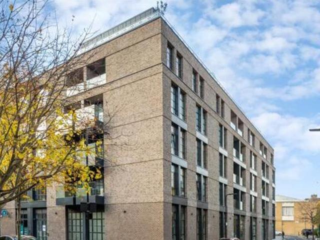 Bracklyn Street, London, 2 Bedroom Apartment