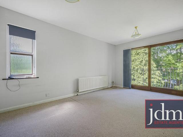 Brackley Road, Beckenham, BR3 2 bed apartment to rent £1,800 pcm £415 pw