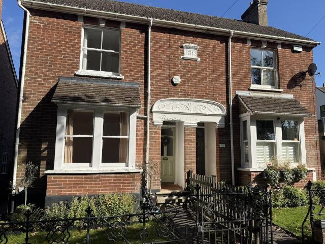 Bradbourne Road, Sevenoaks, Kent 4 bed house to rent £2,395 pcm £553 pw