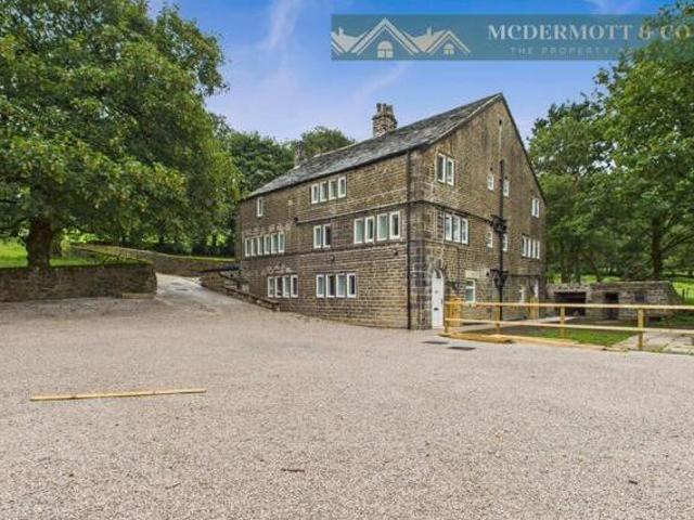 Bradburys Lane, Greenfield, 2 Bedroom Apartment