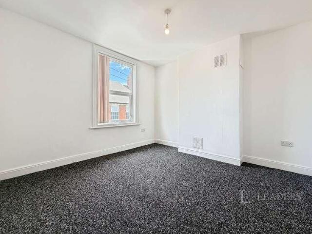 Bradgate Road, Nottingham, Nottinghamshire, NG7