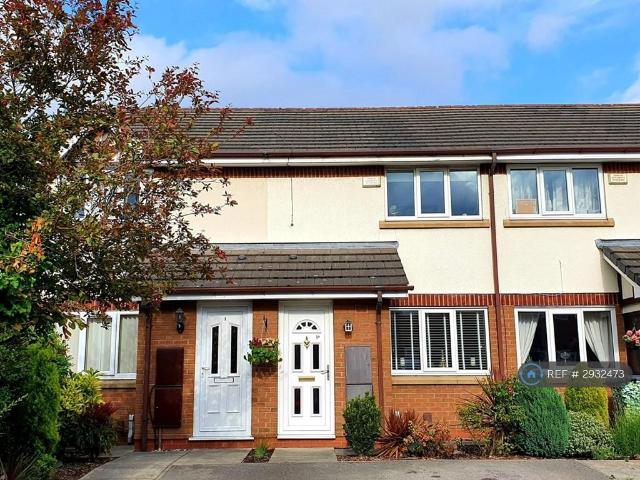 Bradgreen Road. Eccles, Manchester. 2 bed terraced house to rent £1,395 pcm £322 pw