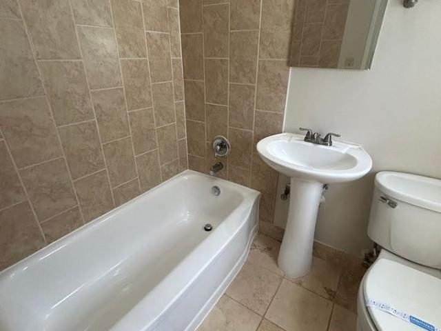 Braden Manor 1 Bedroom Apartment for Rent at 2323 H St, Sacramento, CA 95816