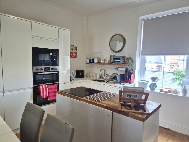 Bradenham Place, Penarth CF64, 3 bed flat to rent, £1,700 pcm | PrimeLocation