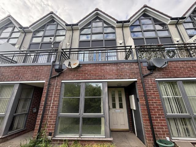 Bradestone Road, Nuneaton, CV11 3 bed townhouse to rent £1,040 pcm £240 pw
