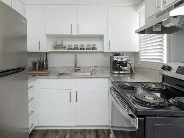Bradford Commons Townhomes 1 Bedroom Apartment for Rent at 1811 Lookout Lane, Charlotte, NC 28205 Windsor Park