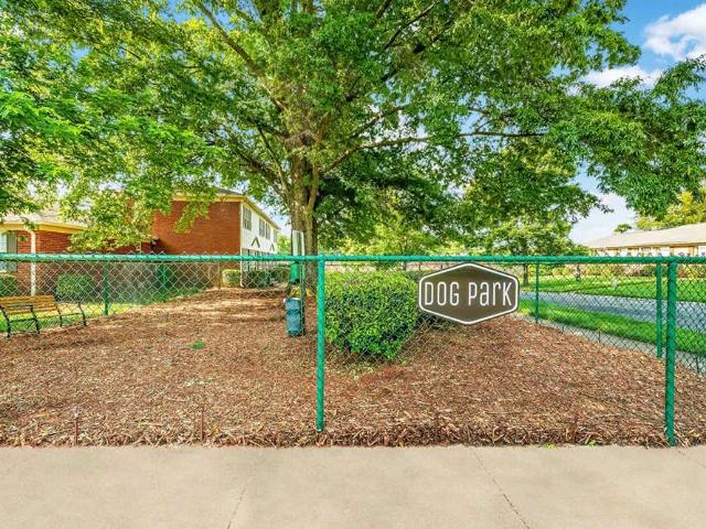 Bradford Commons Townhomes 1 Bedroom Apartment for Rent at 1811 Lookout Lane, Charlotte, NC 28205 Windsor Park