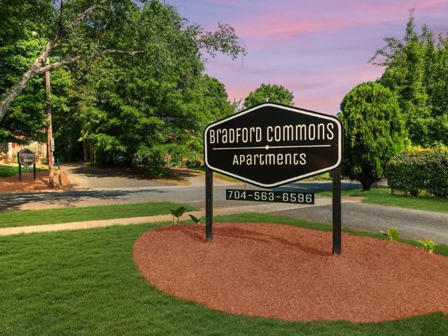 Bradford Commons Townhomes 1 Bedroom Apartment for Rent at 1811 Lookout Lane, Charlotte, NC 28205 Windsor Park