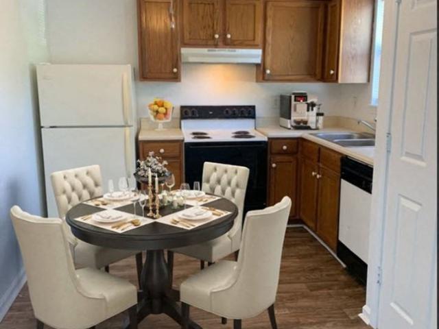Bradford Pointe Apartments 2 Bedroom Apartment for Rent at 1680 E Franklin St, Evansville, IN 47711 Garvinwood
