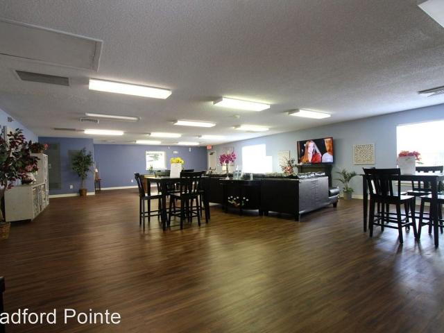 Bradford Pointe Apartments 2 Bedroom Apartment for Rent at 1680 E Franklin St, Evansville, IN 47711 Garvinwood