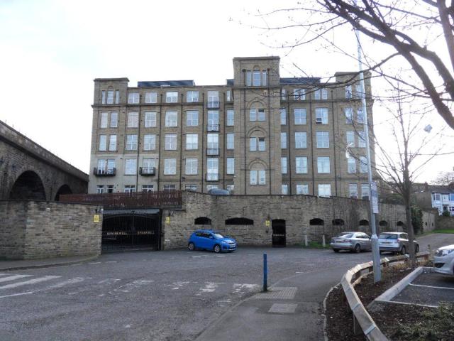 Bradford Road, Dewsbury, West Yorkshire WF13, 1 bed flat to rent, £675 pcm | PrimeLocation