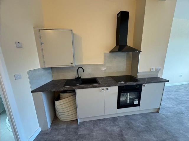 Bradford Road, Huddersfield HD1, 1 bed flat to rent, £695 pcm | PrimeLocation