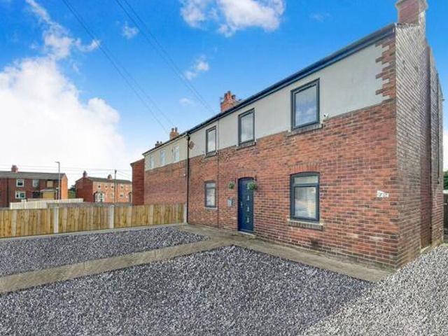 Bradford Road, Tingley, 3 Bedroom Semi detached