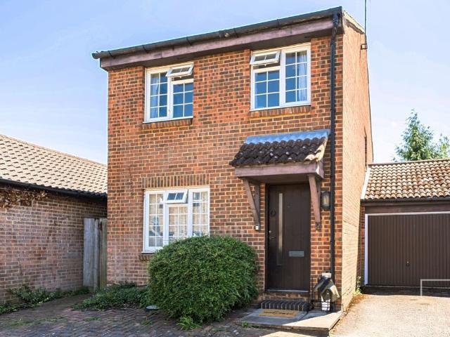Bradfield Close, Guildford, Surrey GU4, 3 bed link detached house to rent, £2,200 pcm | PrimeLocation