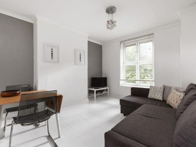 Bradfield House, Wandsworth Road, London SW8, 2 bed flat to rent, £2,100 pcm | PrimeLocation
