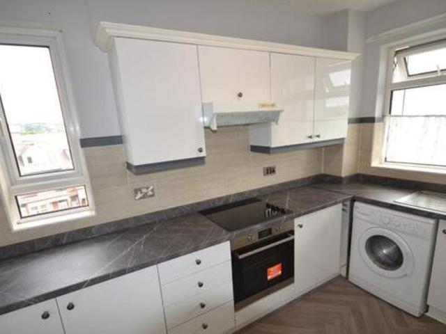 Bradfield Road, Regent Court, Sheffield, 2 Bedroom Flat
