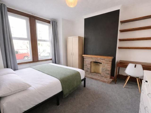 Brading Road BN2, 5 bed terraced house to rent, £2,499 pcm | PrimeLocation
