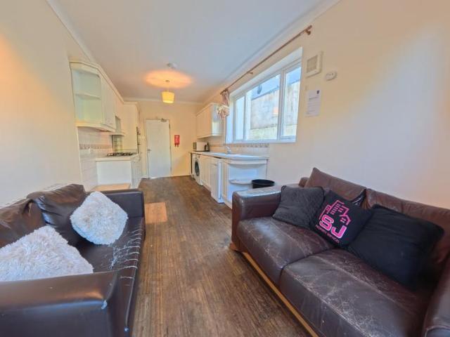 Brading Road, Brighton 6 bed house to rent £3,875 pcm £894 pw
