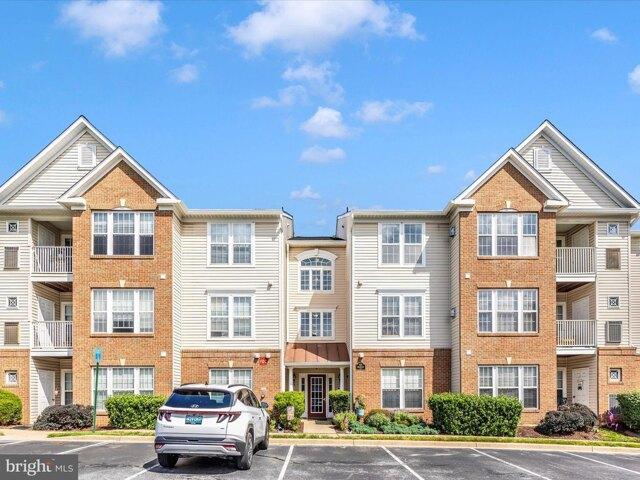 Bradley Ct Apt M, Frederick, Condo For Sale