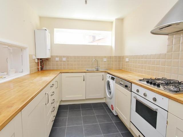 Bradley Court, Downend Road, Downend. 2 bed flat to rent £1,275 pcm £294 pw