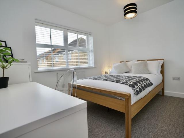 Bradley Road, Hinchingbrooke Park, 1 bedroom, Detached