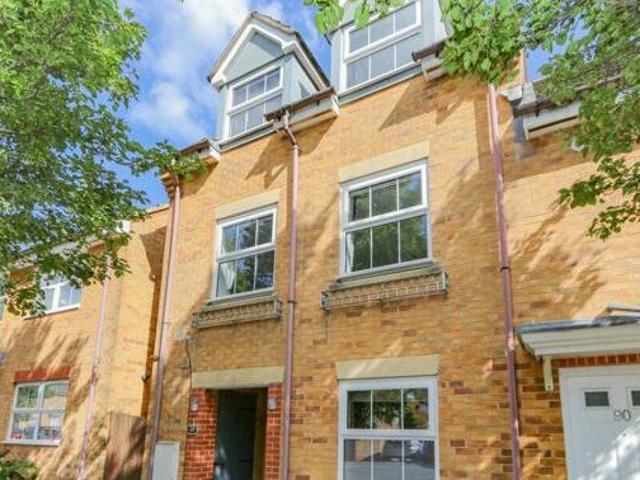 Bradley Stoke, Champs Sur Marne, Bristol, 3 Bedroom Town