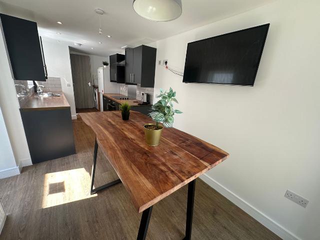 Bradley Street, Cardiff CF24, 4 bed shared accommodation to rent, £2,000 pcm | PrimeLocation
