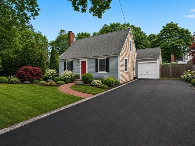 Bradley Woods Dr, Hingham, Home For Sale