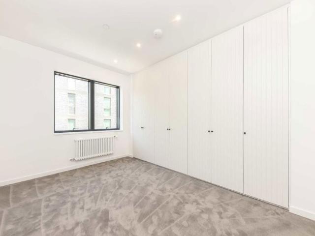 Bradshaw Yard, TW8, London