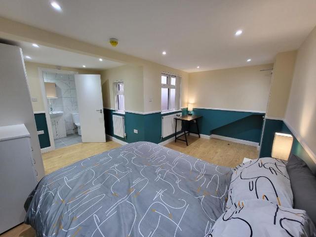 Bradshaw Road, Watford WD24, Room to rent, £925 pcm | PrimeLocation