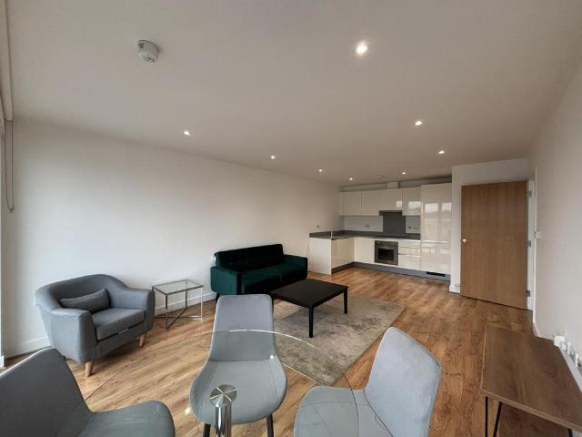 Bradstowe House, Headstone Road HA1 2 bed apartment to rent £2,350 pcm £542 pw