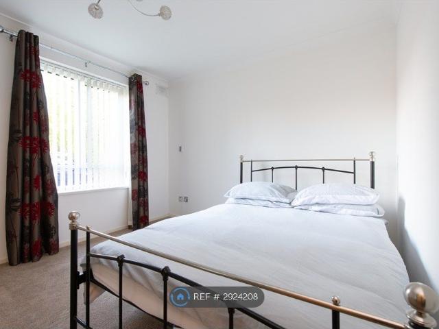 Bradwell Court, Hutton, Brentwood CM13, 1 bed flat to rent, £1,350 pcm | PrimeLocation