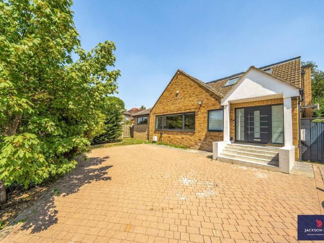 Bradwell Road, Loughton, Milton. 6 bed detached house to rent £5,500 pcm £1,269 pw