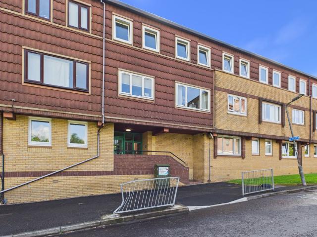 Braehead Road, Cumbernauld, Glasgow G67, 2 bed maisonette to rent, £700 pcm | PrimeLocation