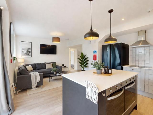 Braemar Avenue, Bristol BS7 6 bed house to rent £4,472 pcm £1,032 pw